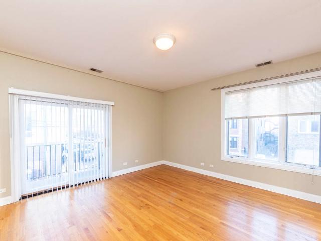 2 BR, 2 BA Apartment 1960 North Damen, Chicago, IL 60647