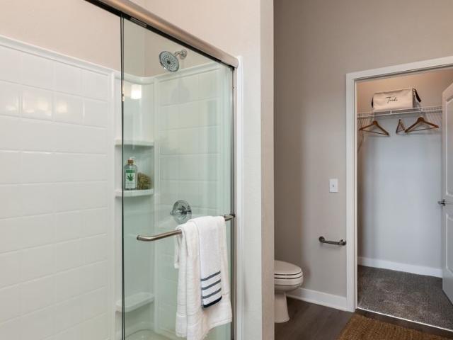 2 BR, 2 BA Apartment 19700 East 39th Place South Unit 3214, Independence, MO 64057