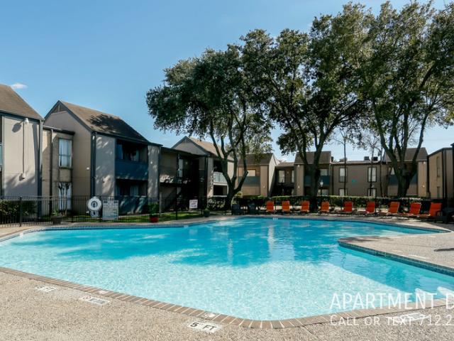 2 BR, 2 BA Apartment 10009 Forum Park DrÂ, Houston, TX 77036