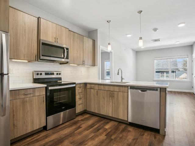 2 BR, 2 BA Apartment 1000 Brix Place Unit 726, Uniondale, NY 11553