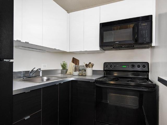 2 BR, 2 BA Apartment 1000 N Lasalle Blvd Unit 619, Chicago, IL 60610