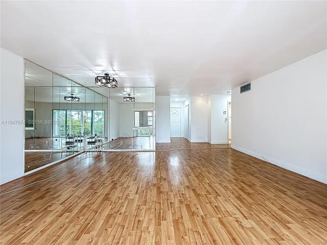 2 BR, 2 BA Apartment 1000 Northeast 14th Avenue, Hallandale Beach, FL 33009