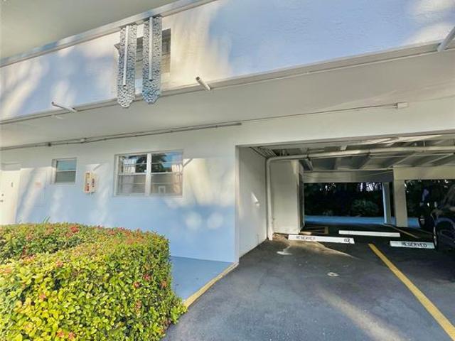 2 BR, 2 BA Apartment 1000 Northeast 14th Avenue, Hallandale Beach, FL 33009