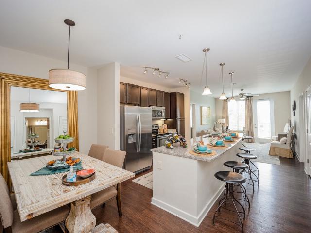 2 BR, 2 BA Apartment 1000 Parke Lane Court Unit 409, Birmingham, AL 35223