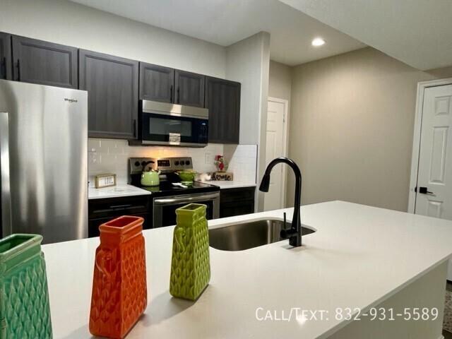 2 BR, 2 BA Apartment 1000 Yorktown St, Houston, TX 77056