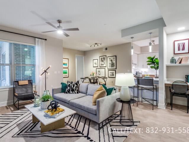 2 BR, 2 BA Apartment 1001 Eberhard St, Houston, TX 77019