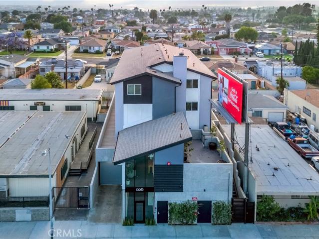 2 BR, 2 BA Apartment 10035 South Western Avenue, Los Angeles, CA 90047