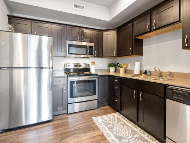 2 BR, 2 BA Apartment 1003 Bluegrass Circle Unit 1107 Bluegrass Cir #05, Cedar Falls, IA 50613