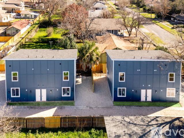 2 BR, 2 BA Apartment 1005 Essex St, Unit 101, San Antonio, TX 78210