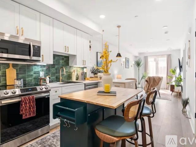 2 BR, 2 BA Apartment 1006 Florida Avenue Northeast, Unit 201, Washington, DC 20002