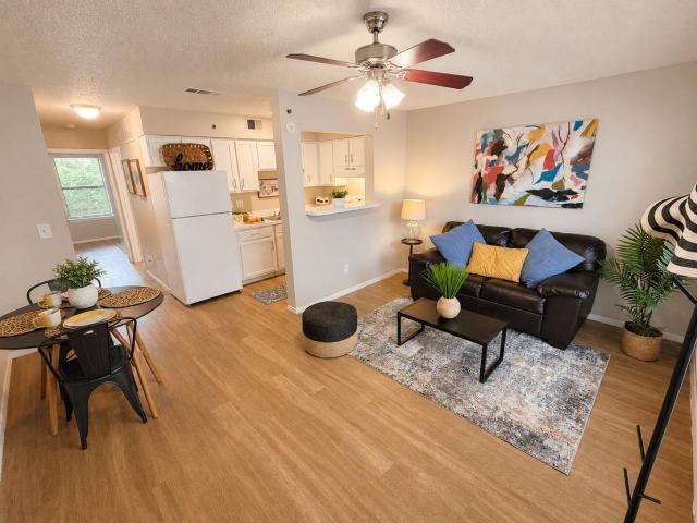 2 BR, 2 BA Apartment 1007 East Rundberg Unit 240, Austin, TX 78753