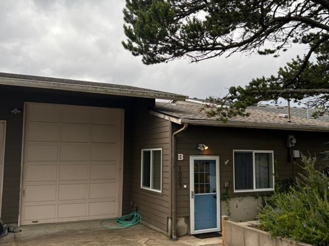 2 BR, 2 BA Apartment 1007 NW Lake St, Newport, OR 97365