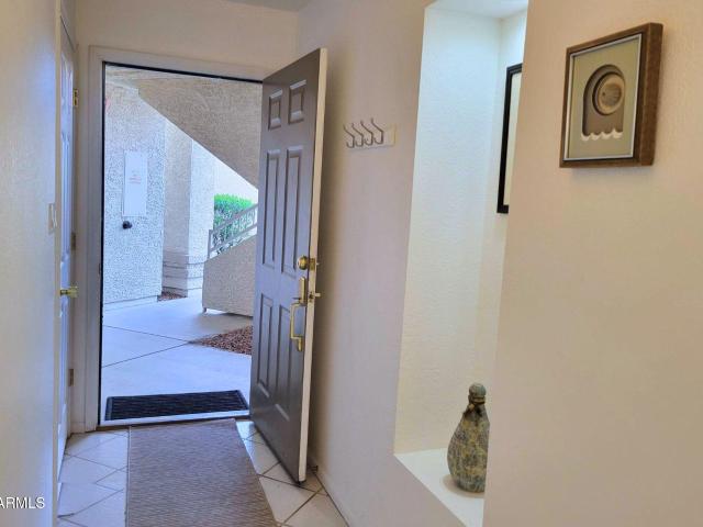 2 BR, 2 BA Apartment 10080 East Mountain View Road, Scottsdale, AZ 85258