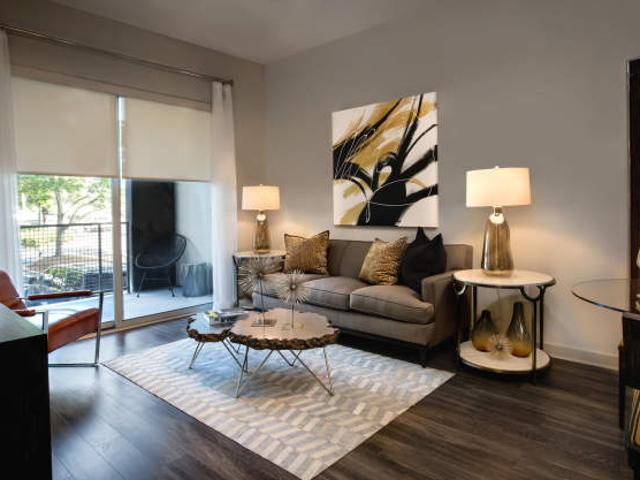 2 BR, 2 BA Apartment 100 Colonial Homes Dr NW, Atlanta, GA 30309