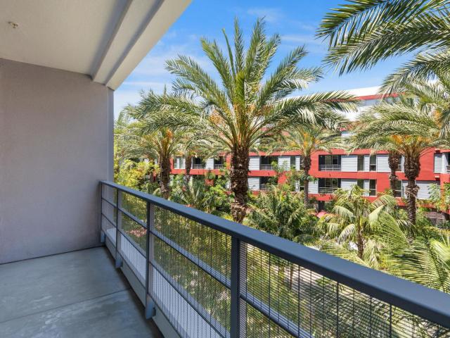 2 BR, 2 BA Apartment 100 East Macarthur Boulevard Unit 310, Santa Ana, CA 92707
