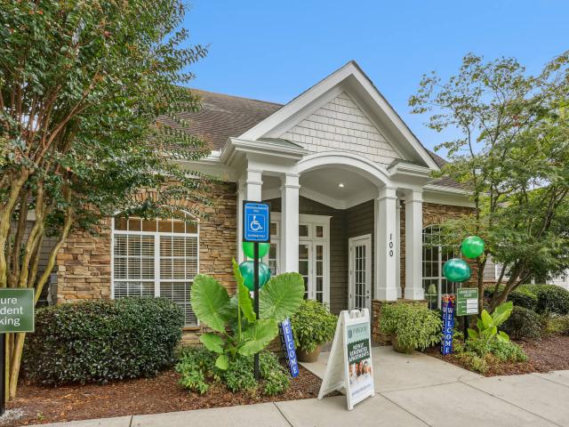 2 BR, 2 BA Apartment 100 Parkway Circle South Unit 1110, Atlanta, GA 30340