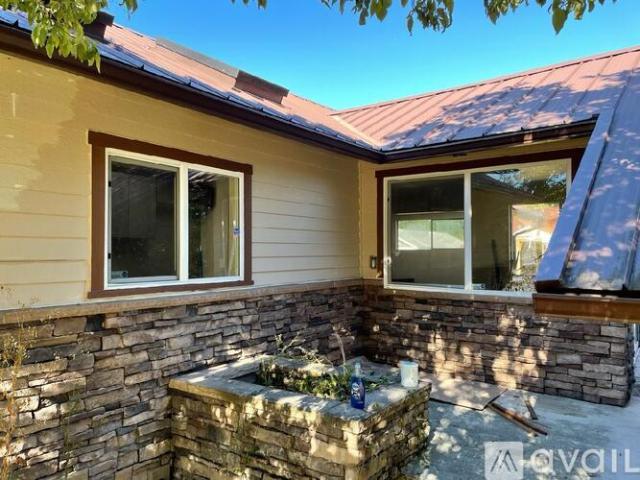 2 BR, 2 BA Apartment 10103 S Sheridan Ave, Tacoma, WA 98444
