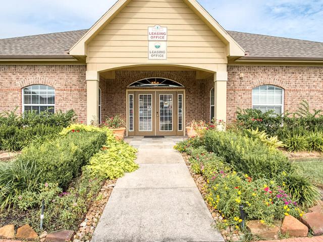 2 BR, 2 BA Apartment 1010 Hwy 87 South Unit 1220, Orange, TX 77630