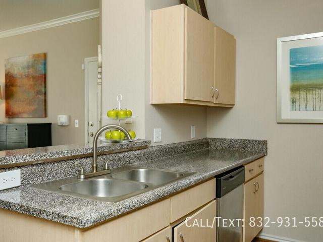 2 BR, 2 BA Apartment 10110 Charterwood Dr, Houston, TX 77070