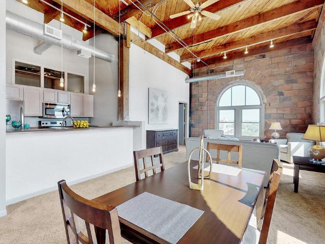 2 BR, 2 BA Apartment 1011 Jones Street Unit 711, Omaha, NE 68102