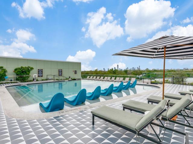 2 BR, 2 BA Apartment 1011 Springdale Rd, Austin, TX 78721