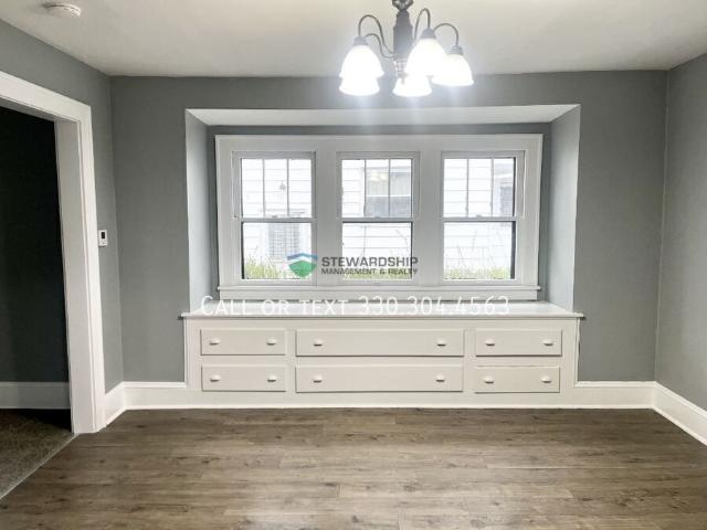 4 BR, 2 BA Apartment 1012 Brown St Akron, OH 44301