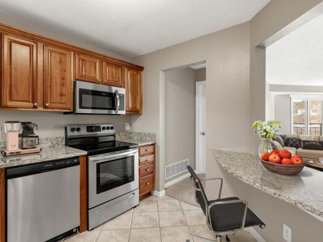 2 BR, 2 BA Apartment 1015 Sibley Memorial Highway Unit 134, Saint Paul, MN 55118
