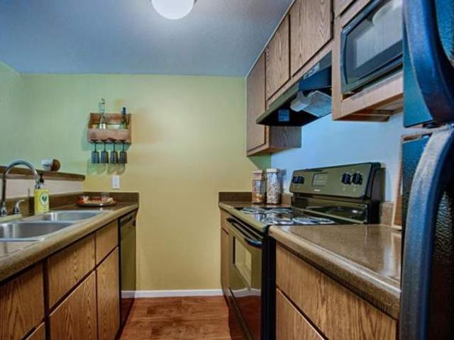 2 BR, 2 BA Apartment 10201 N 44th Dr, Glendale, AZ 85302