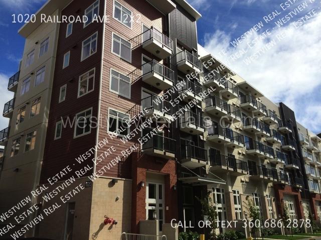 2 BR, 2 BA Apartment 1020 Railroad Ave, Bellingham, WA 98225