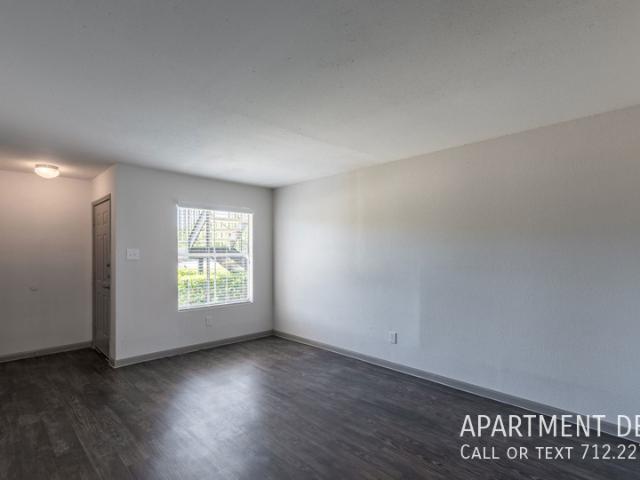 2 BR, 2 BA Apartment 1024 Sandpiper DrÂ, Houston, TX 77096