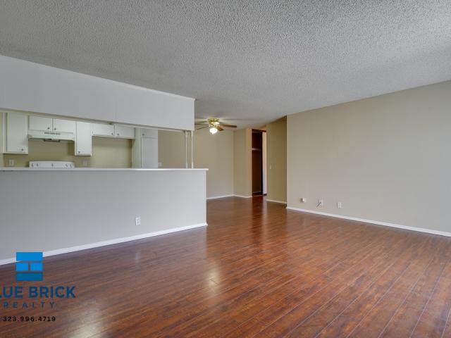 2 BR, 2 BA Apartment 10250 Commerce St, Tujunga, CA 91042