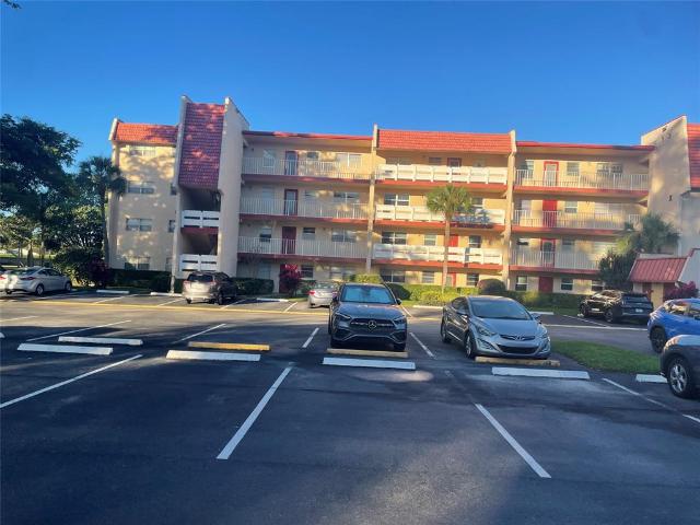 2 BR, 2 BA Apartment 1025 Country Club Drive, Margate, FL 33063