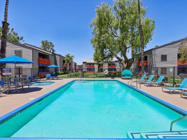 2 BR, 2 BA Apartment 1025 S Gilbert Street Unit 057, Hemet, CA 92543