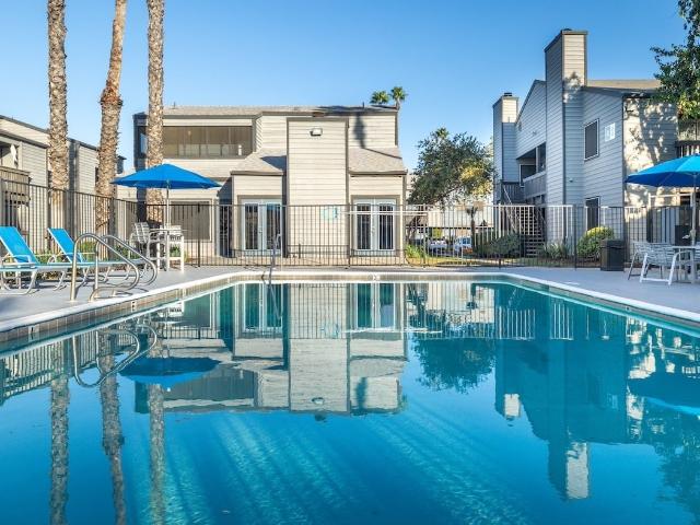 2 BR, 2 BA Apartment 1025 S Gilbert Street Unit 037, Hemet, CA 92543