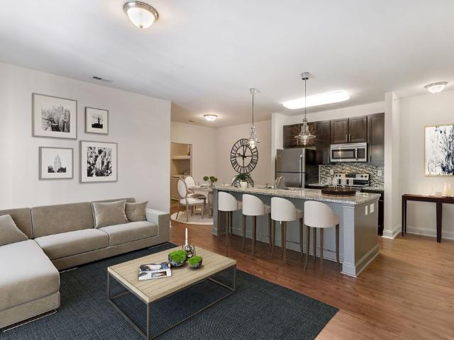 2 BR, 2 BA Apartment 1025 W 6th St Unit 102, Charlotte, NC 28202