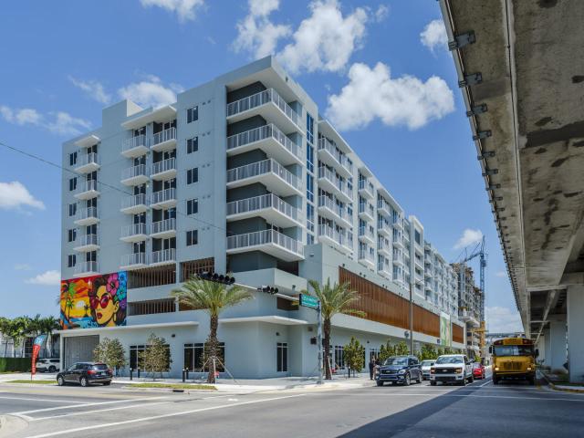 2 BR, 2 BA Apartment 1025 West 79th Street Unit 405, Hialeah, FL 33014