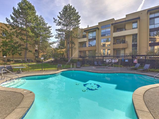 2 BR, 2 BA Apartment 10290 NE 12th St Unit F307, Bellevue, WA 98004