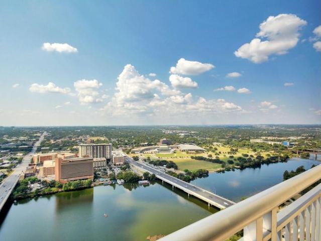 2 BR, 2 BA Apartment 102 Colorado St, Austin, TX 78701