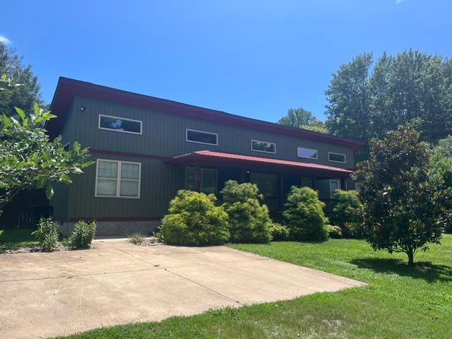 2 BR, 2 BA Apartment 102 Fortson Street, East Flat Rock, NC 28726