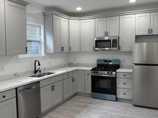 2 BR, 2 BA Apartment 1030 Burgundy Street, Unit Back House, New Orleans, LA 70116
