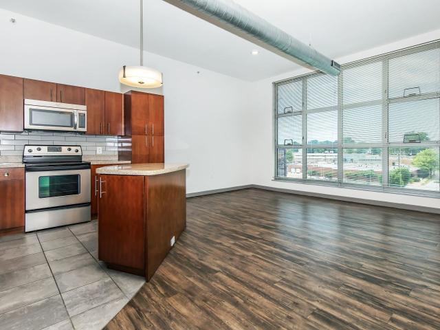 2 BR, 2 BA Apartment 1031 W Highlands Plaza Drive Unit 512W, Saint Louis, MO 63110