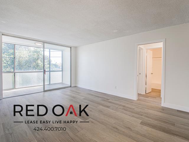 2 BR, 2 BA Apartment 1035 Myrtle Ave, Inglewood, CA 90301