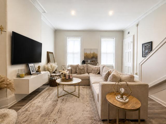 2 BR, 2 BA Apartment 1035 Spruce St, Philadelphia, PA 19107
