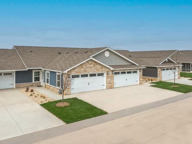 2 BR, 2 BA Apartment 1036 Laceflower Drive Unit 1039MM, Crystal Lake, IL 60014