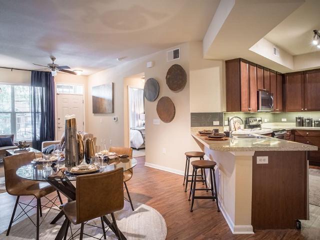 2 BR, 2 BA Apartment 10422 Huebner Rd Unit 2206, San Antonio, TX 78240
