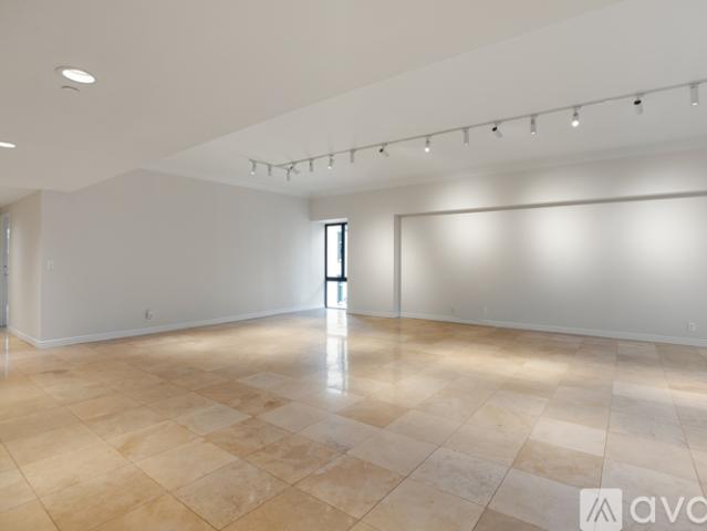 2 BR, 2 BA Apartment 10445 Wilshire Blvd, Unit 305, Los Angeles, CA 90024