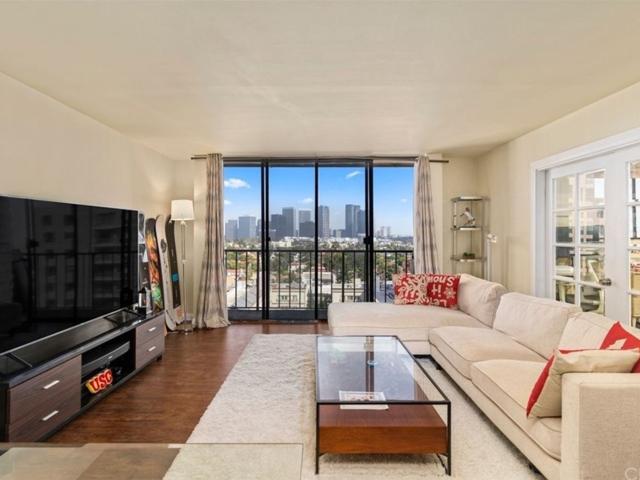2 BR, 2 BA Apartment 10535 Wilshire Blvd, Los Angeles, CA 90024