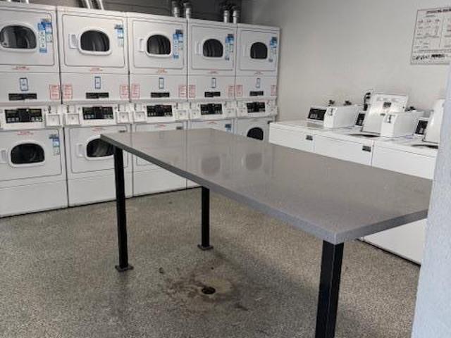 2 BR, 2 BA Apartment 10560 Haddon Avenue Unit 407, Pacoima, CA 91333