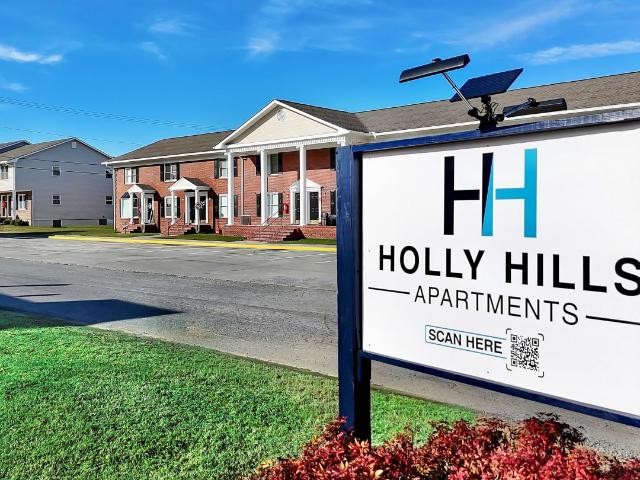 2 BR, 2 BA Apartment 105 Holly Hills Drive Unit 144, Calhoun, GA 30701