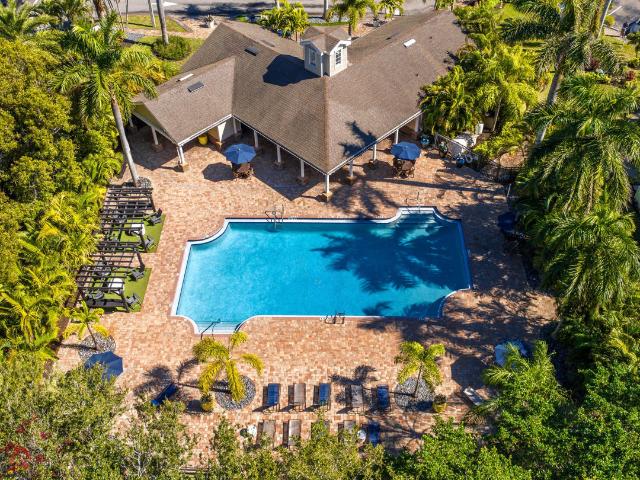 2 BR, 2 BA Apartment 105 Manor Boulevard Unit 185 0910, Naples, FL 34104